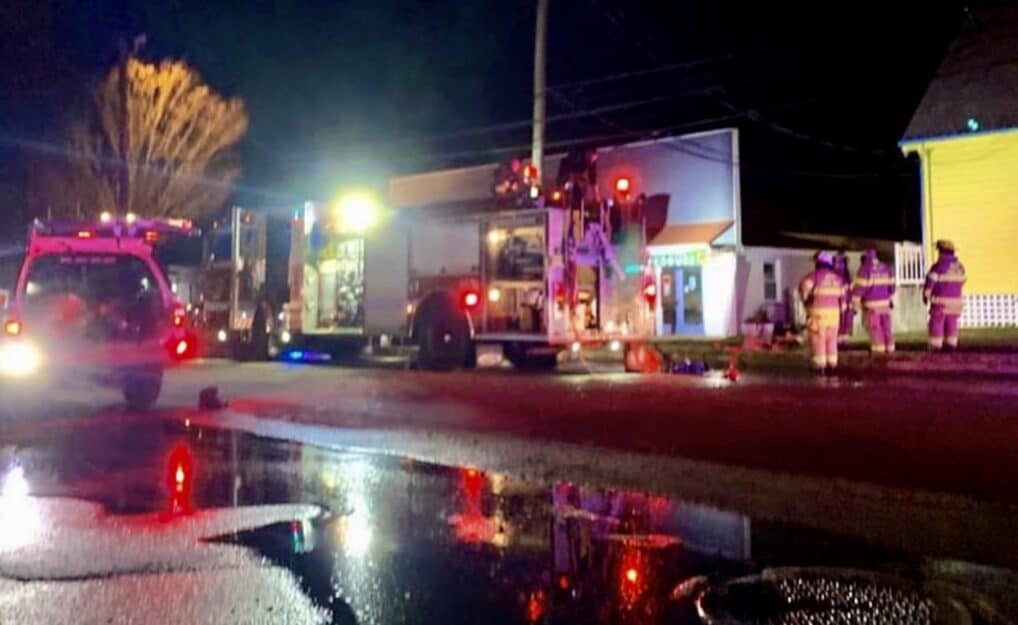 Cape May Fire Fighters Put Out Kitchen Fire - Wildwood Video Archive