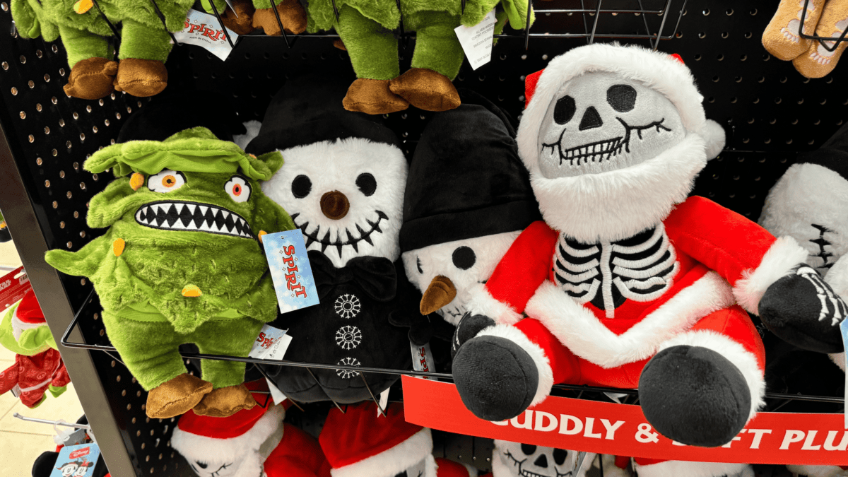Spirit Halloween Launches Spirit Christmas - Store Tour Video ...