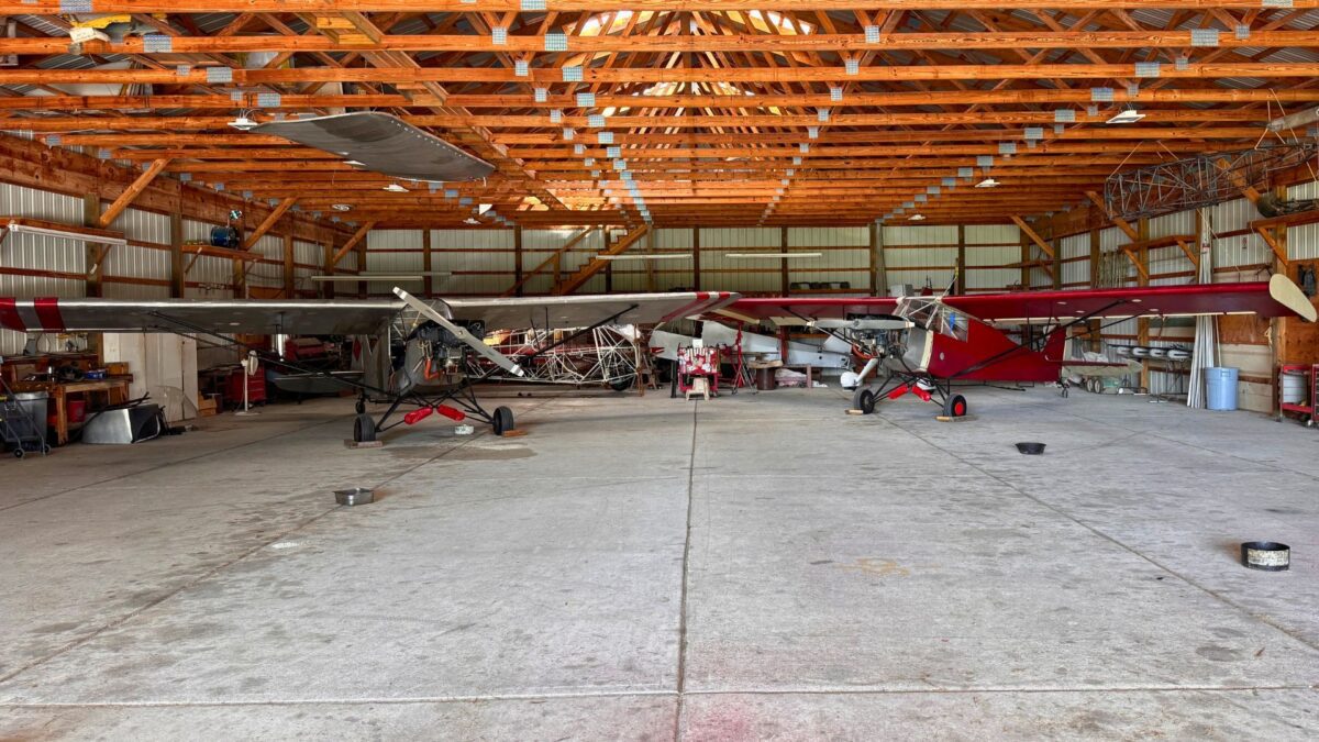 How Banner Planes Work - Behind the Scenes of Aerial Advertising ...