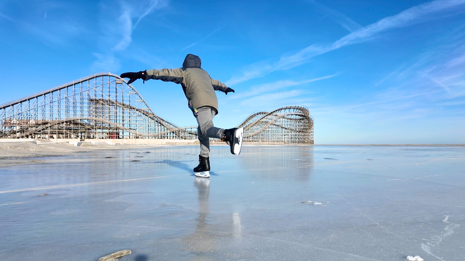 Ice Skating on the Wildwood Beach - Wildwood Video Archive